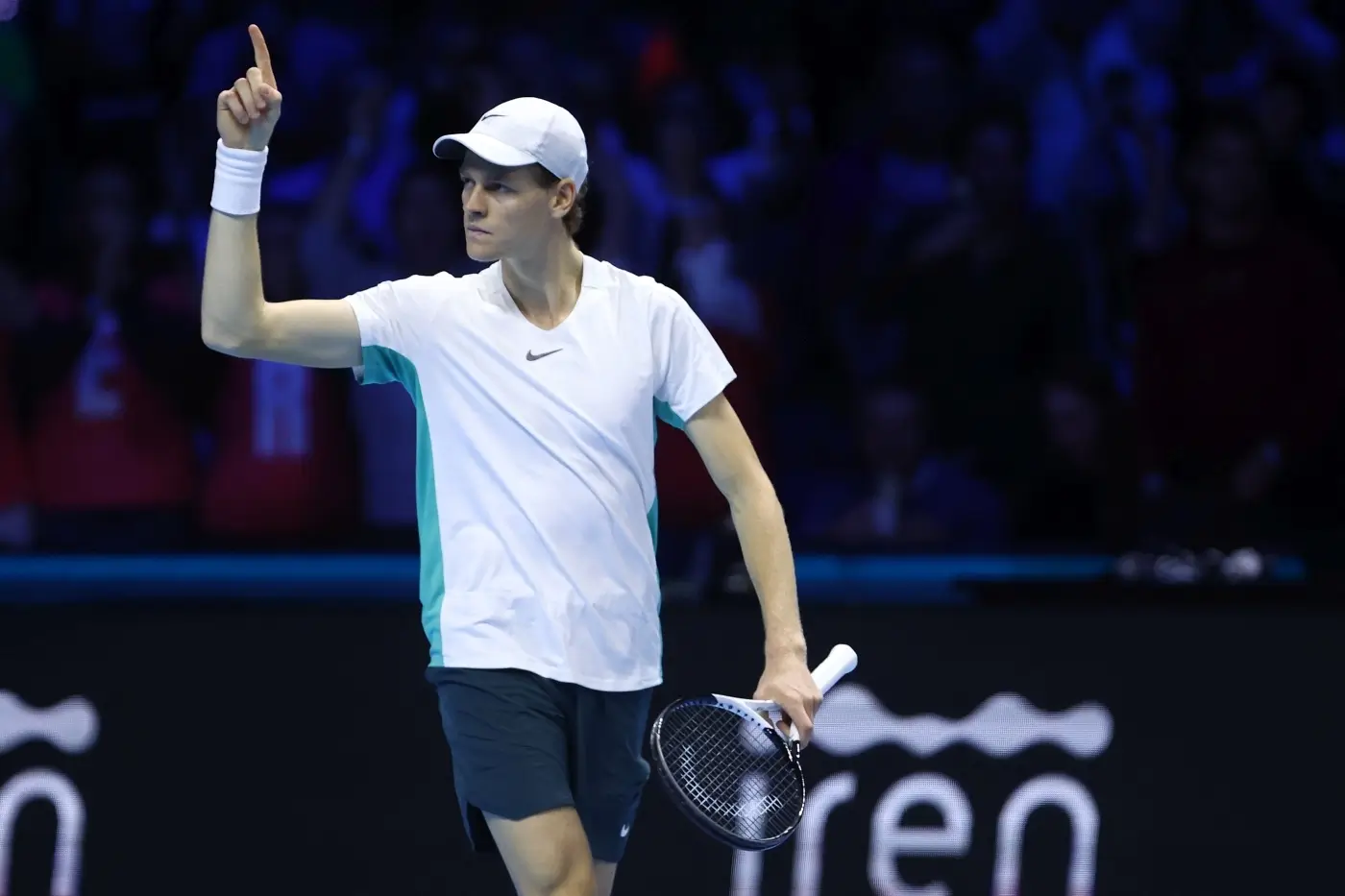 ATP Finals: Jannik Sinner besiegt auch Taylor Fritz - Alexander Zverev heute gegen Casper Ruud ...